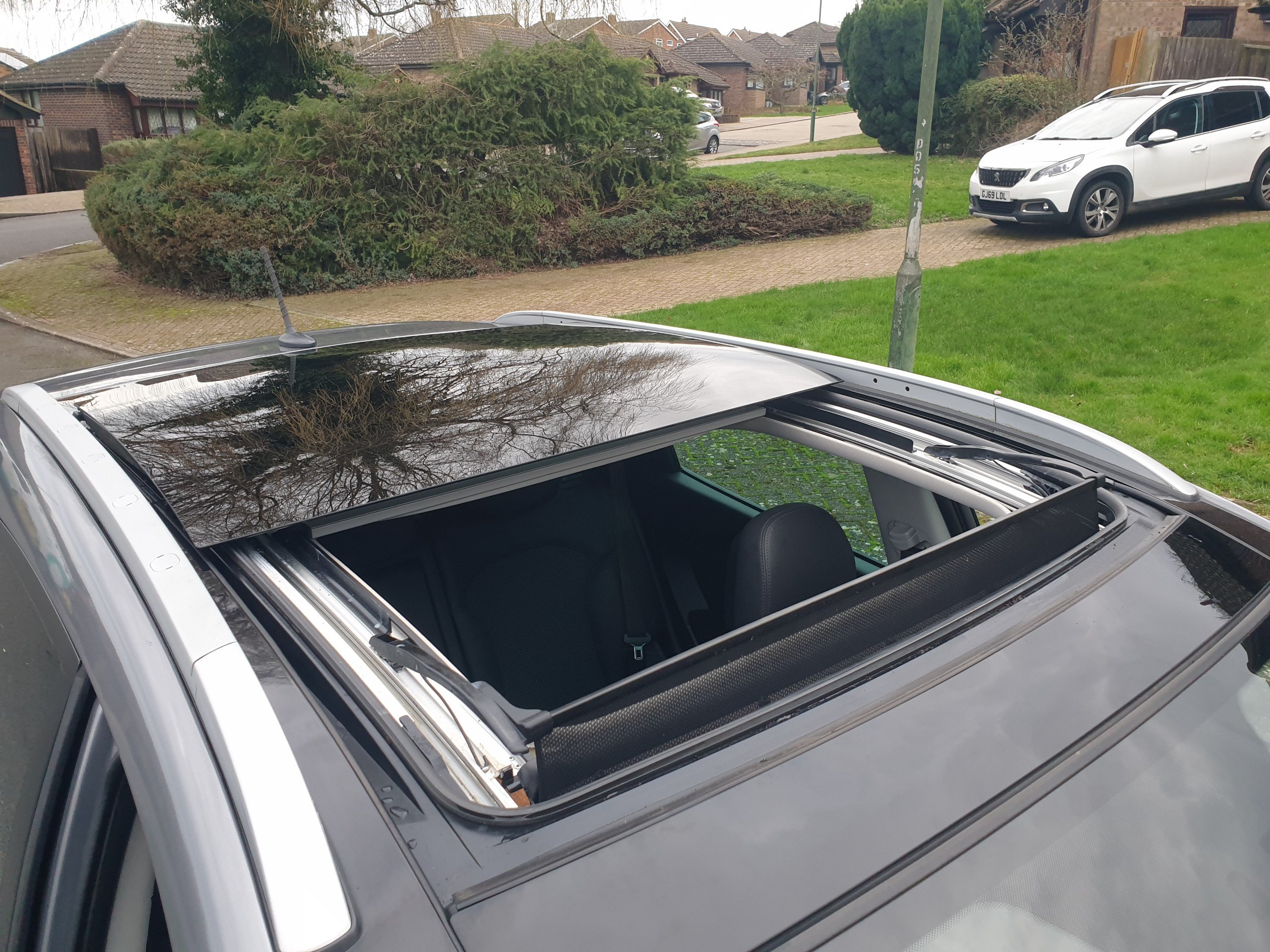 Sold 2011 Hyundai ix35 Premium Nav 2.0 CRDi 4WD 5-Door, Maidstone, Kent ...